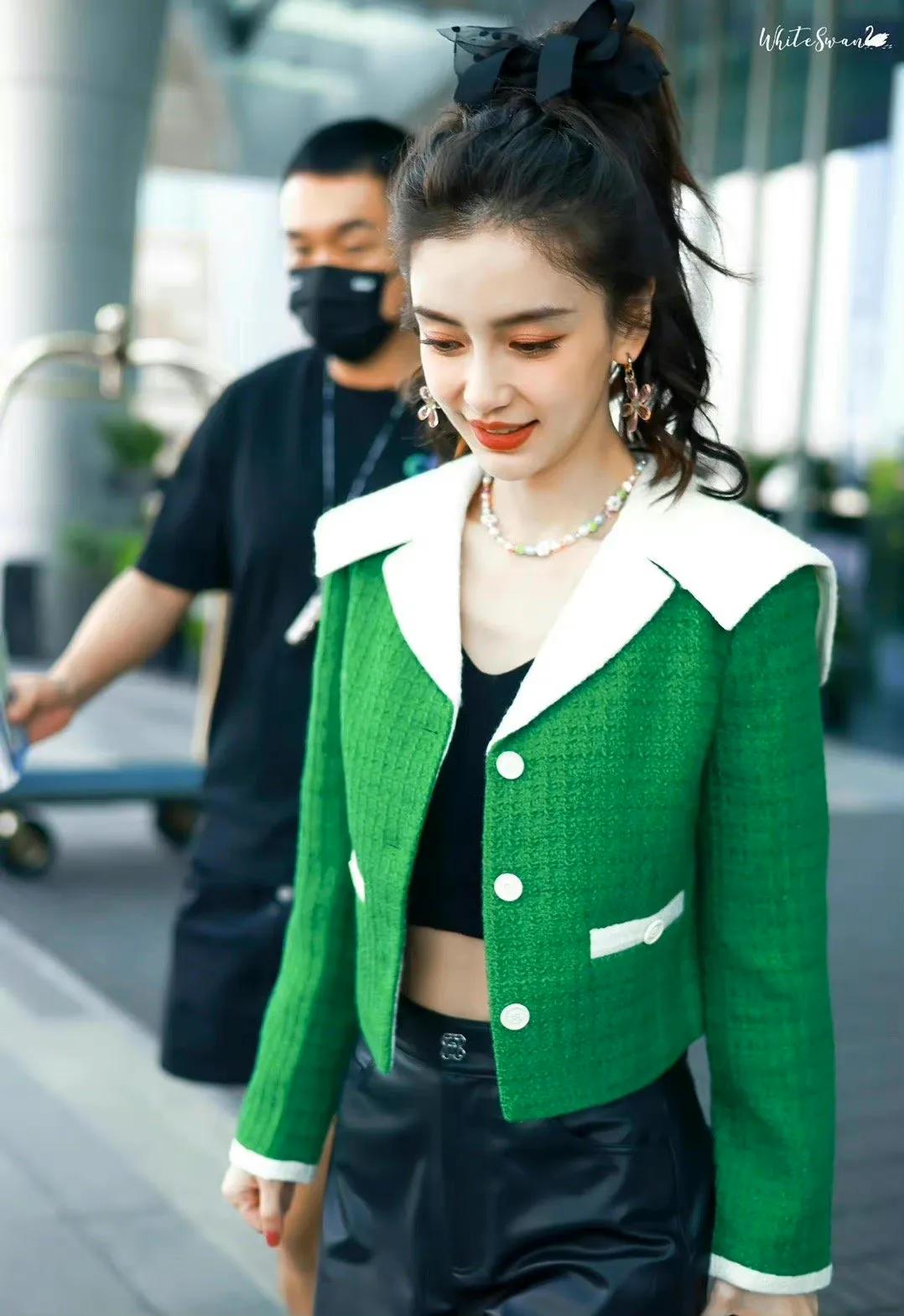 Angela baby Yang Ying is once again exciting, wearing a small fragrance ...