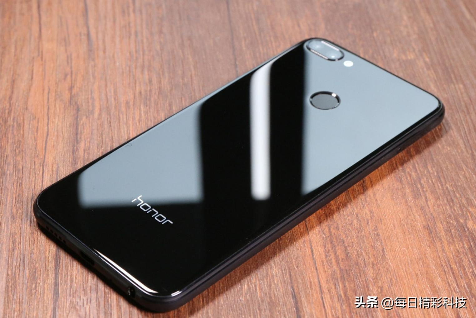 Why do many mobile phones like to use glass back cover? The reason is ...