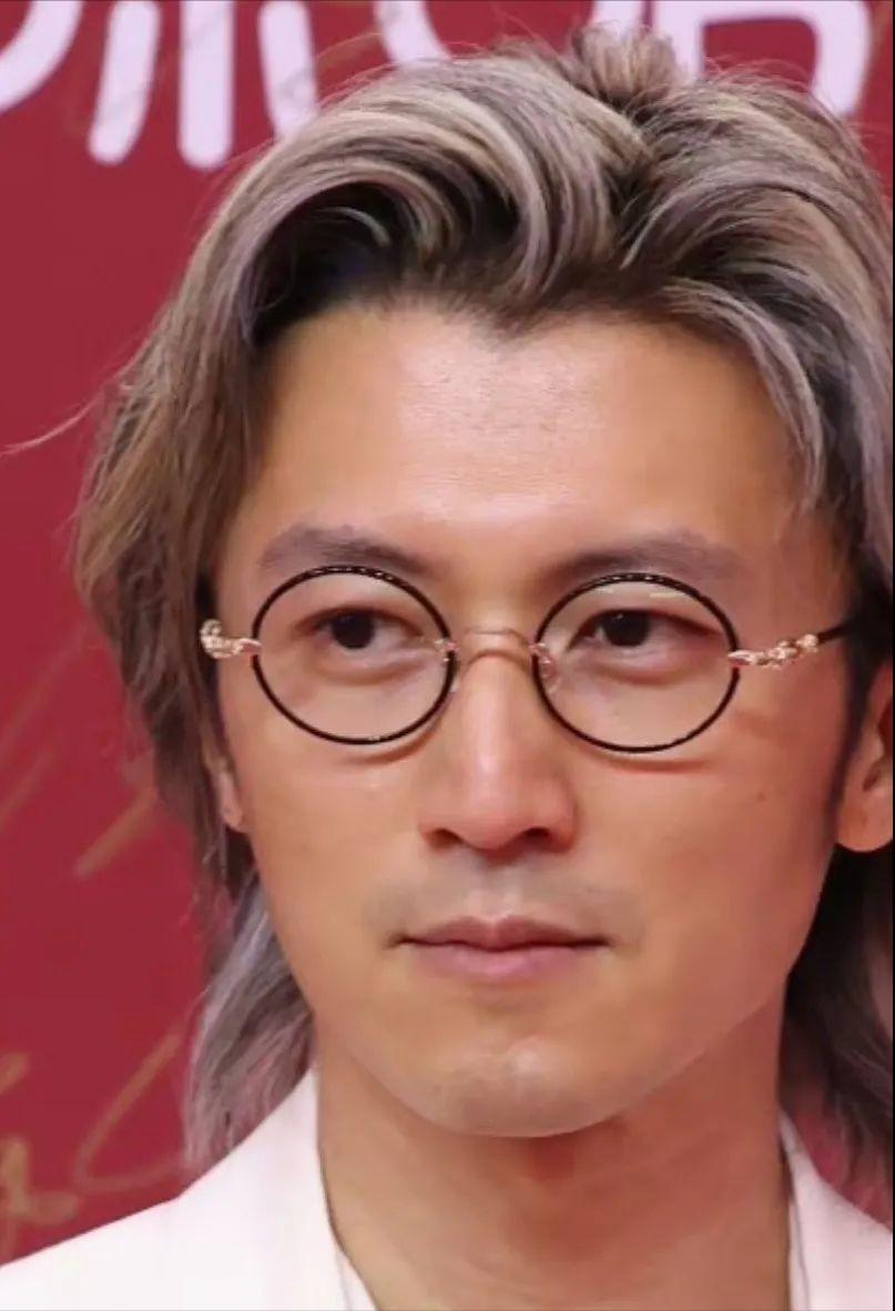 This time, Nicholas Tse, the "white hair" of the Shanghai Film Festival ...