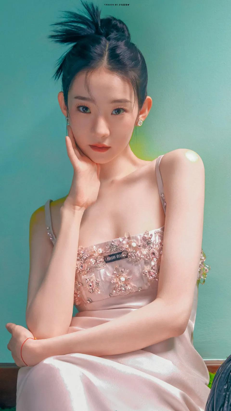 Star Wallpaper Issue 68 - iMedia