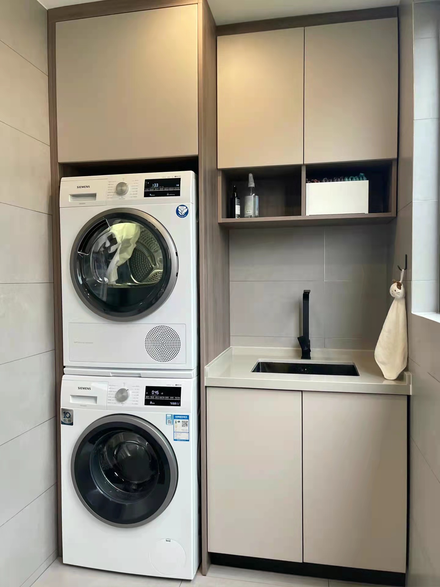 How to design and layout the washing machine on the balcony of a small ...