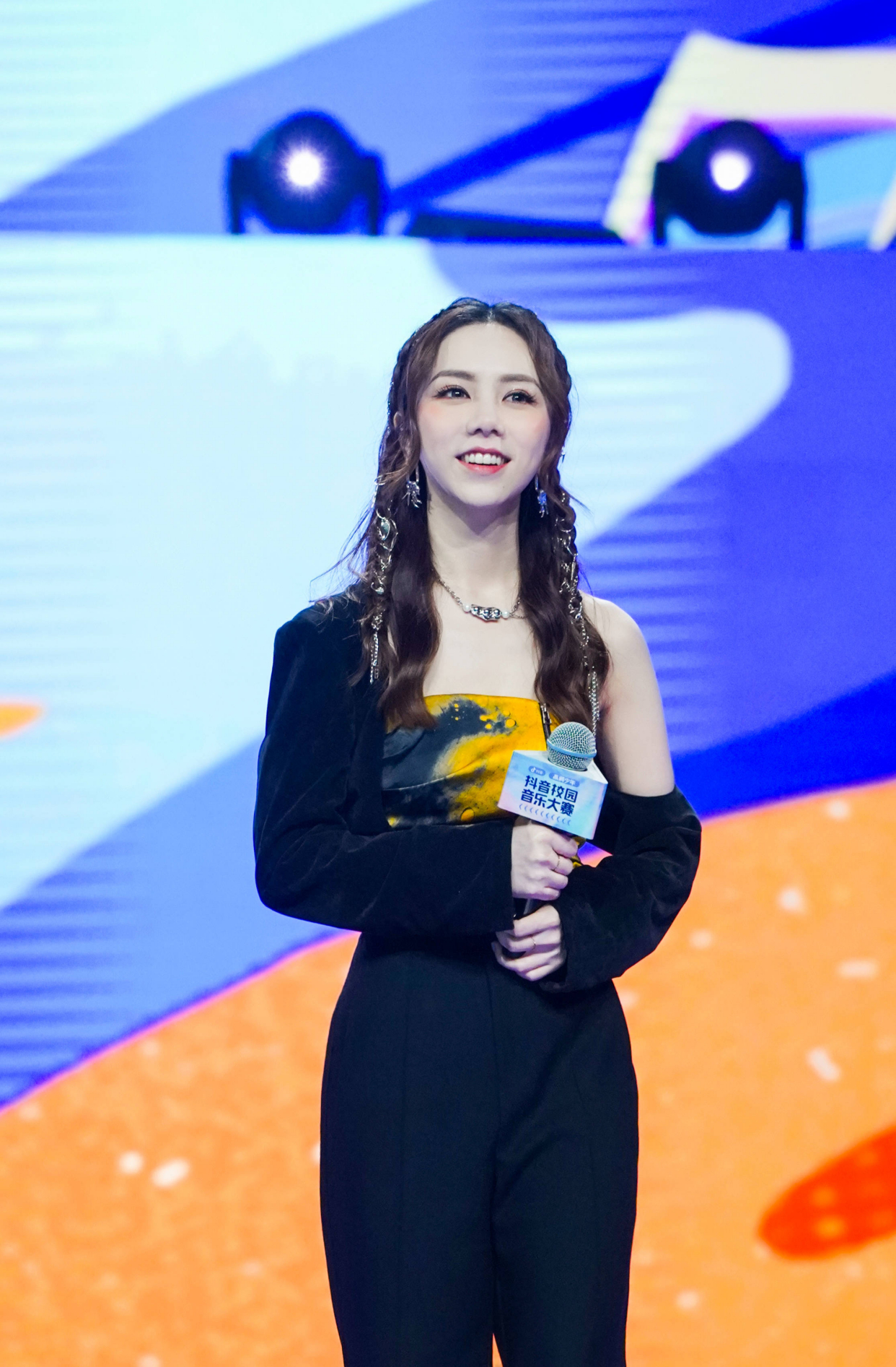 The emotional road is too bumpy!Hong Kong media revealed that Deng Ziqi ...