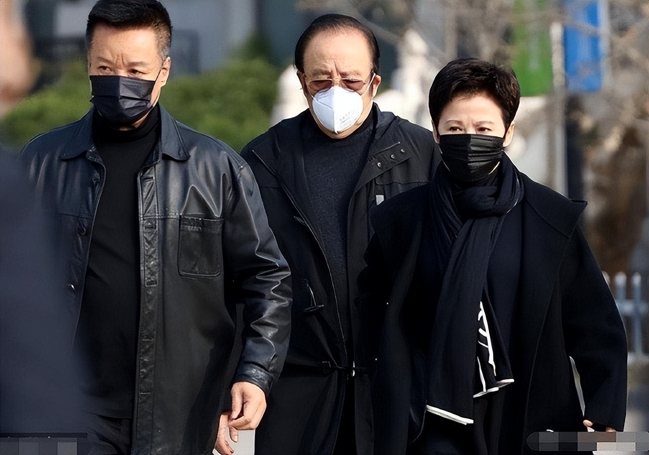 Jin Tielin memorial service: the only son cried into tears, neither the ...