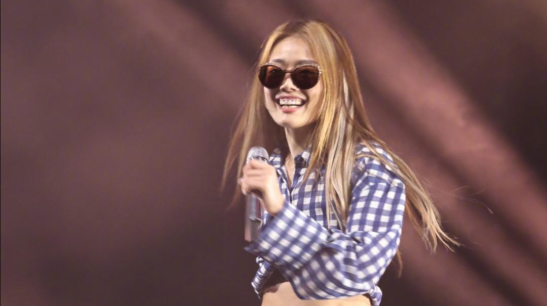 Fairy friendship! Gillian Chung, Choi Charlene, Kwan Chi-bin and Fok ...