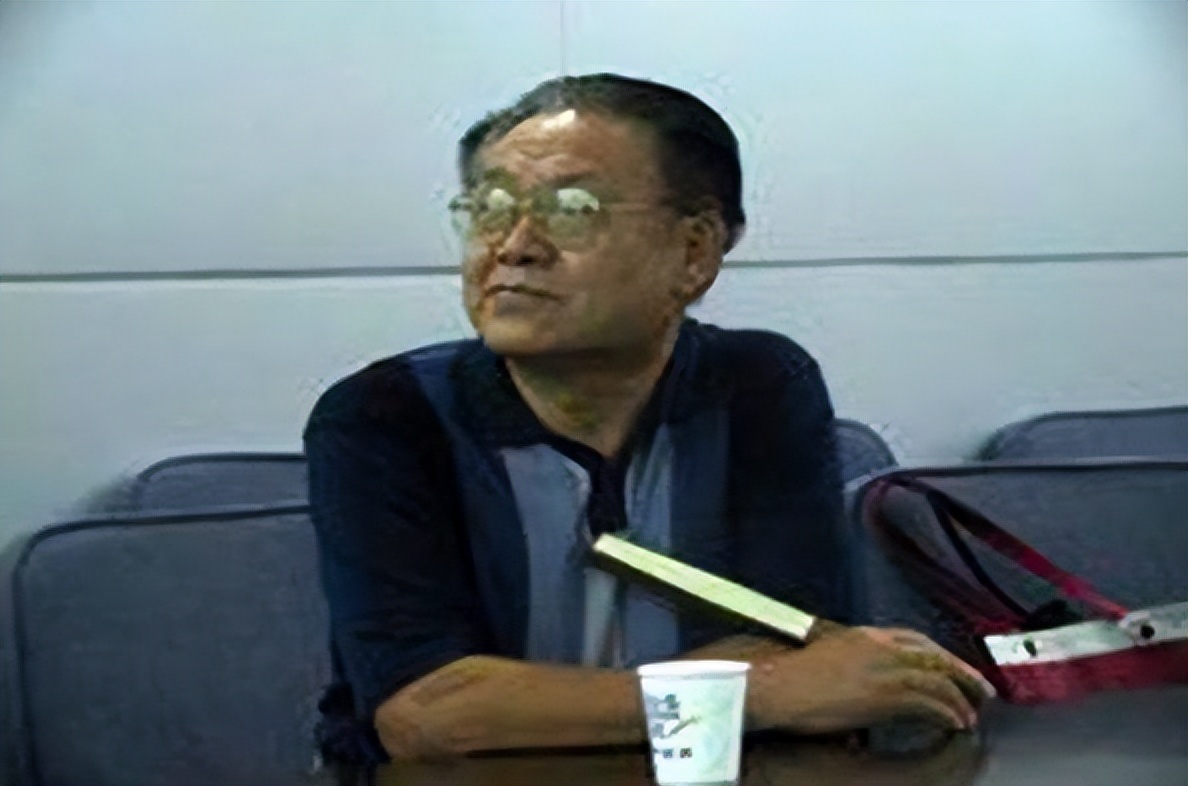 When Deng Xiaoping passed away in 1997, Zhuo Lin said to Zhang Baozhong: You and Deng Nan should ...