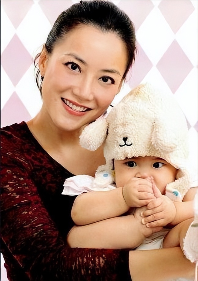 Accompanying Nicholas Tse for 25 years, unmarried and gave birth to a ...