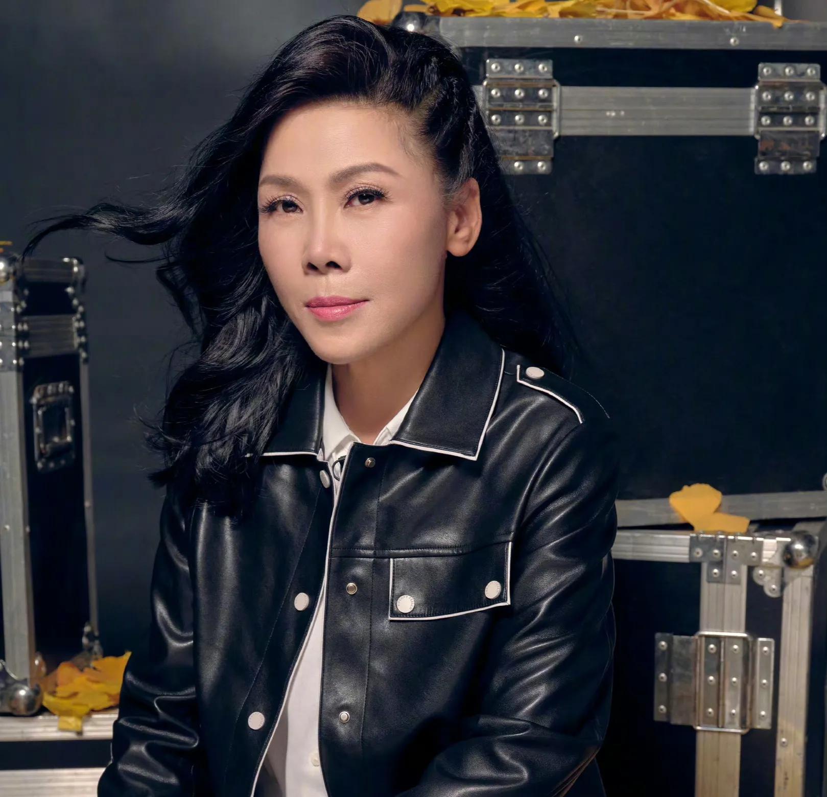 Na Ying's comment area exceeded 1.6 million, netizens were too busy, Tian Zhen was called out ...