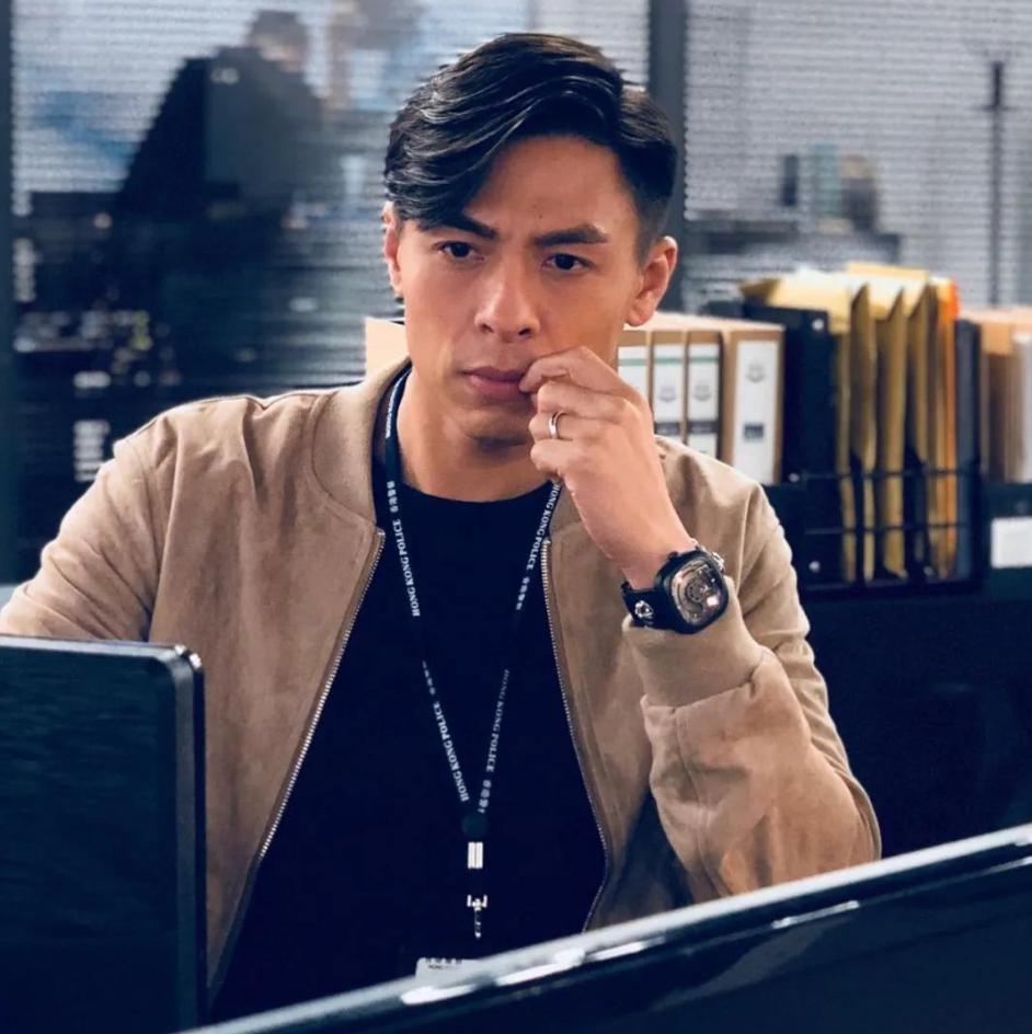 At the same time, Lin Feng became a gentle scum for the queen. He once ...