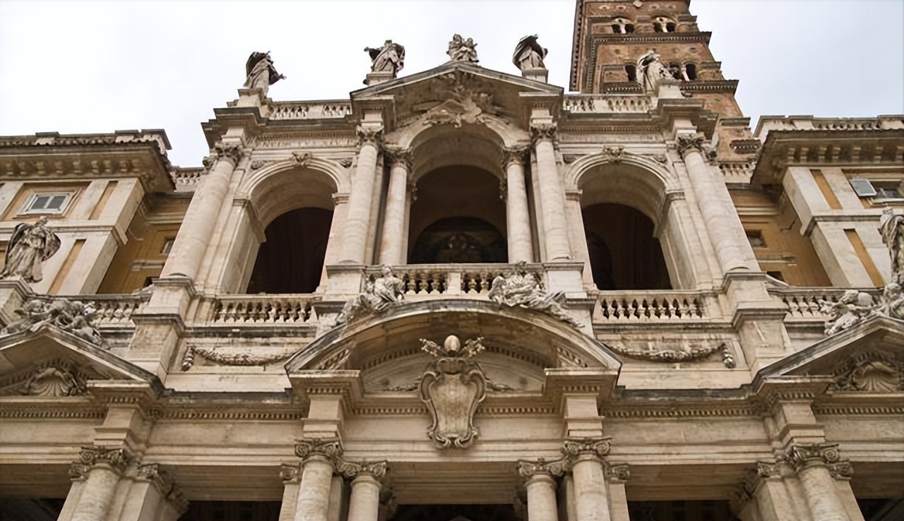 Roman Baroque Architecture: Historical Development and Artistic ...