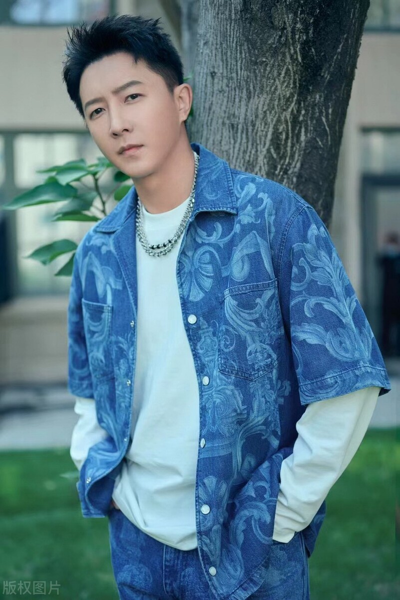 Han Geng shows off his hip-hop style - iNEWS