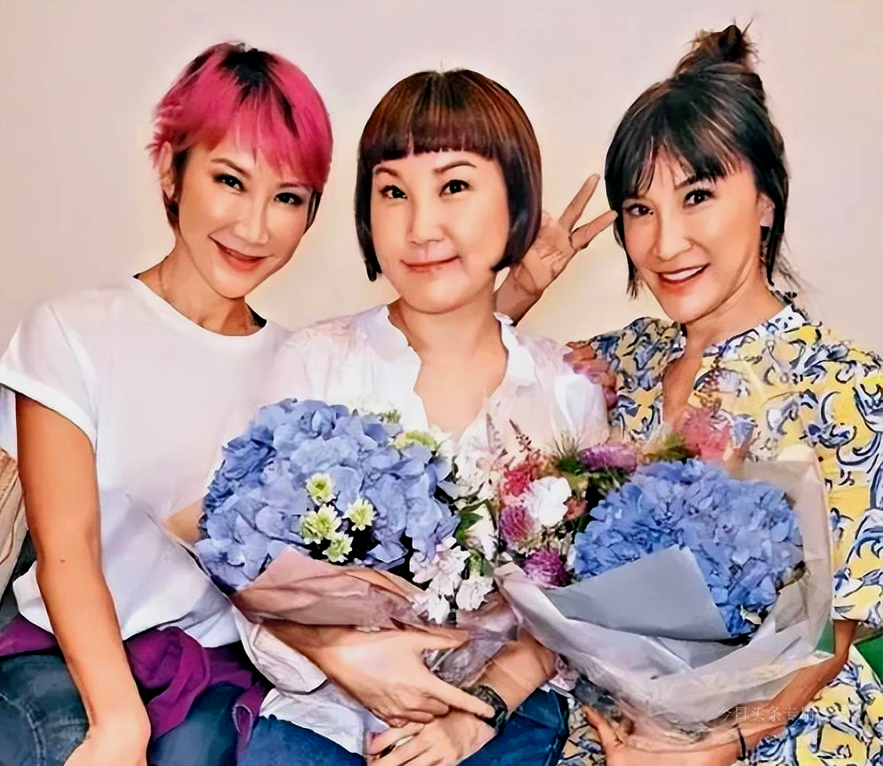 Original Li Silin, Li Qiulin chooses the funeral wreath for Coco Lee ...