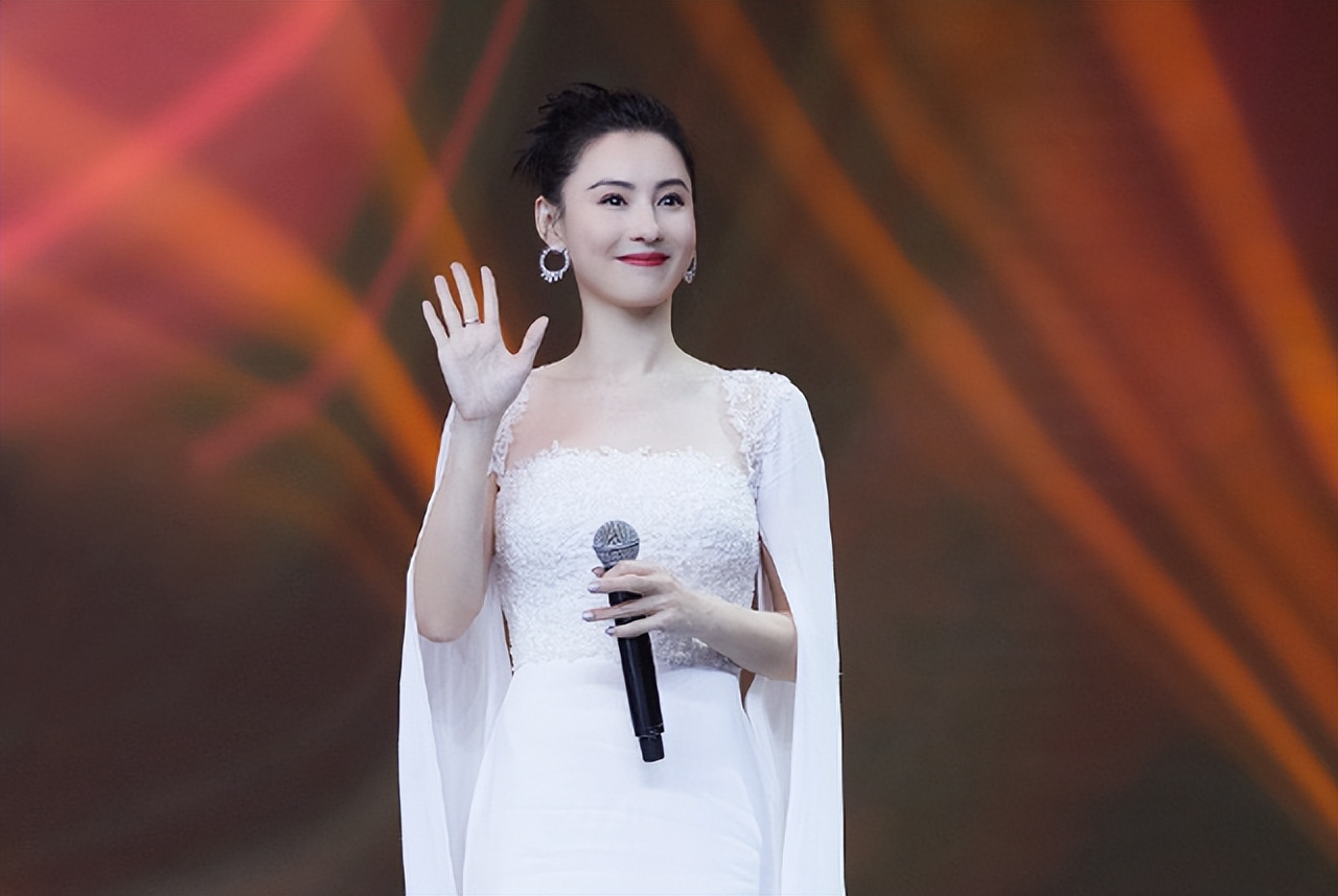 After 14 years of Edison Chen's "Photo Door", Cecilia Cheung brought ...