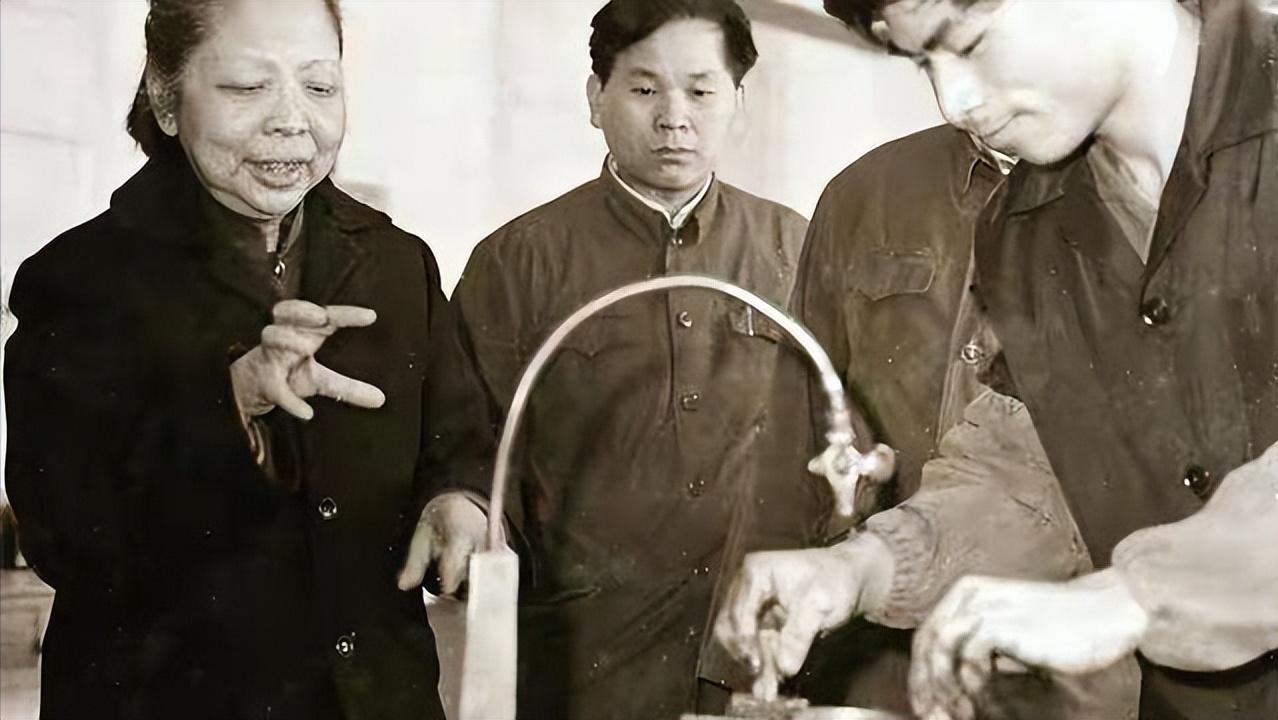 In 1957, Lin Lanying, the mother of semiconductors, returned to China ...