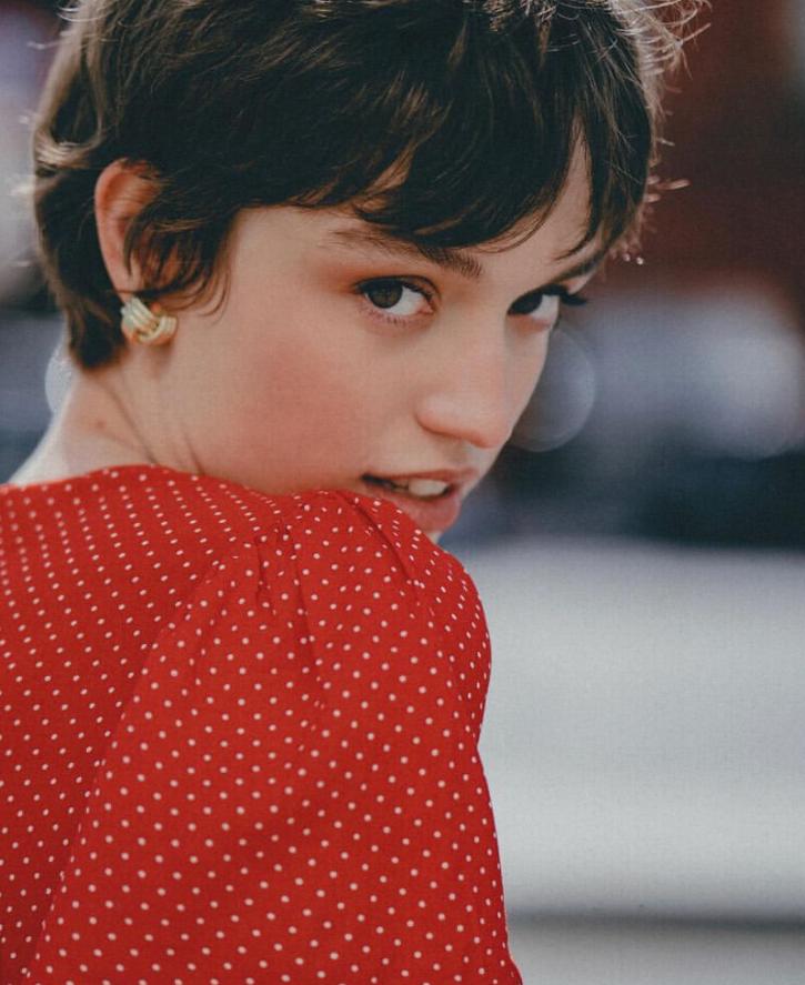 Ins fashion blogger rayazueva wears the romantic style of the last ...