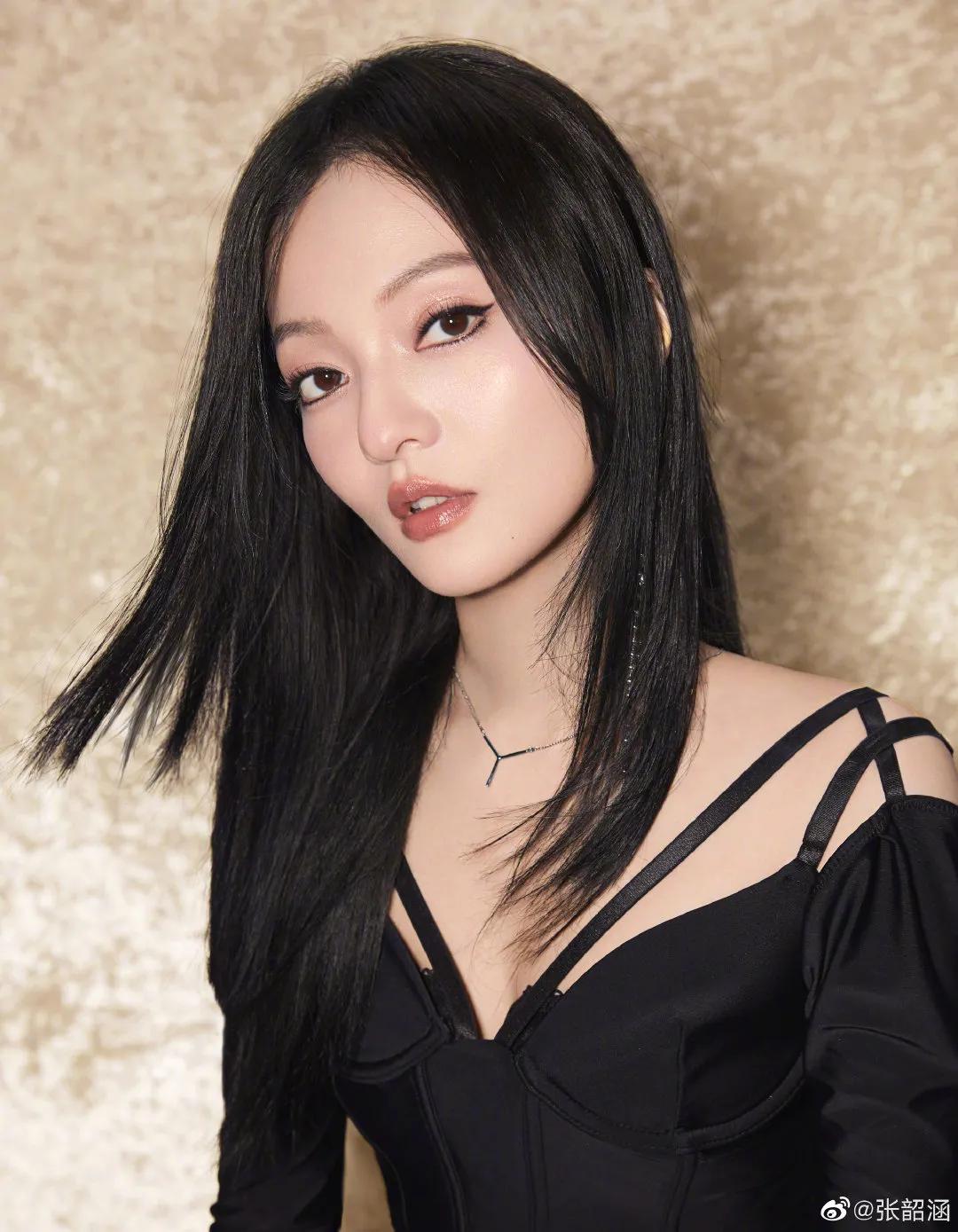 Angela Chang Meitu Issue 19 - iNEWS