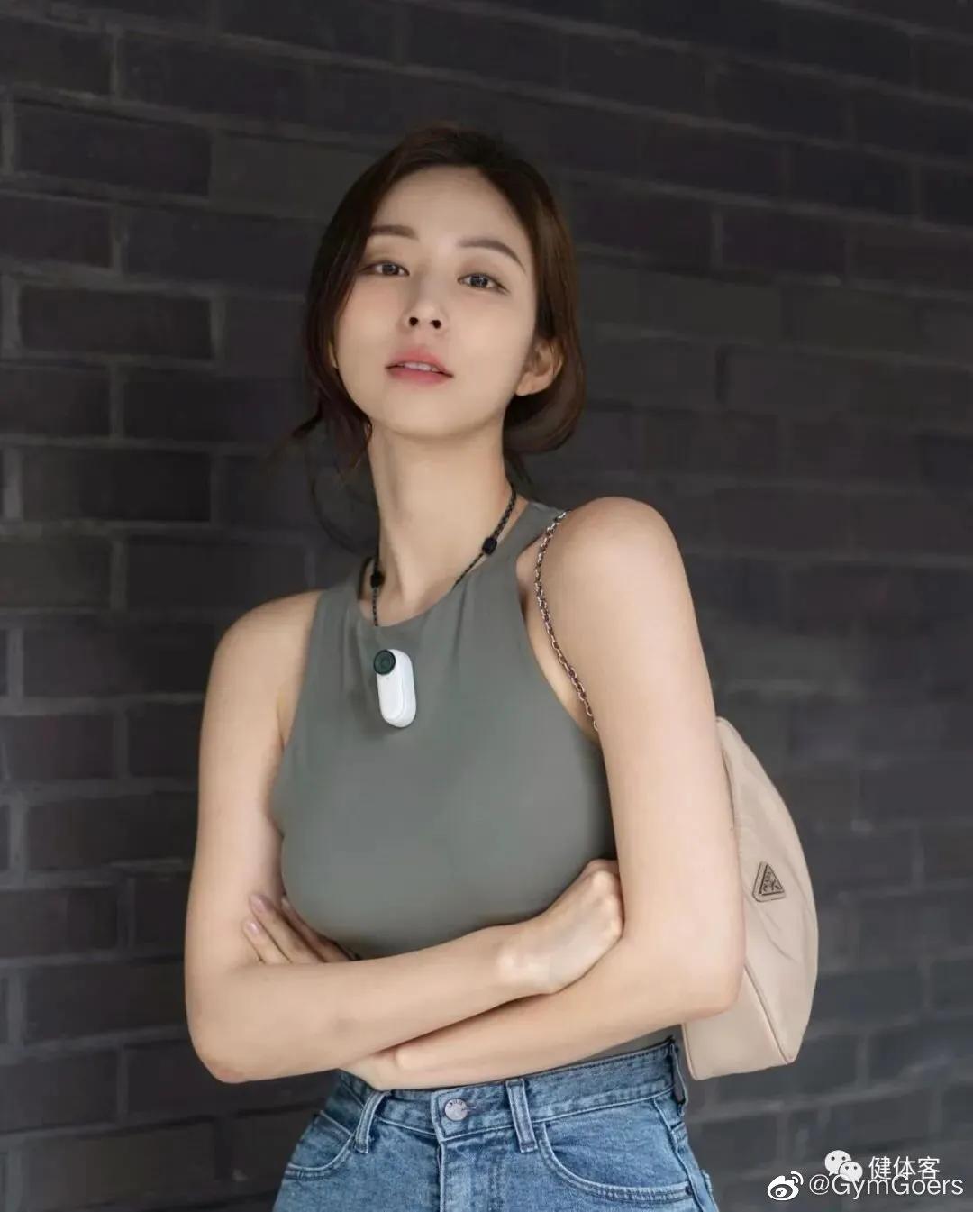 Korean supermodel Kim Bora has an angel face and a devil figure - iNEWS