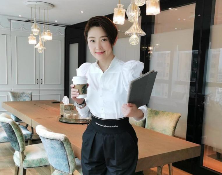 The 48-year-old famous actress officially announced her relationship! Once fell in love with ...