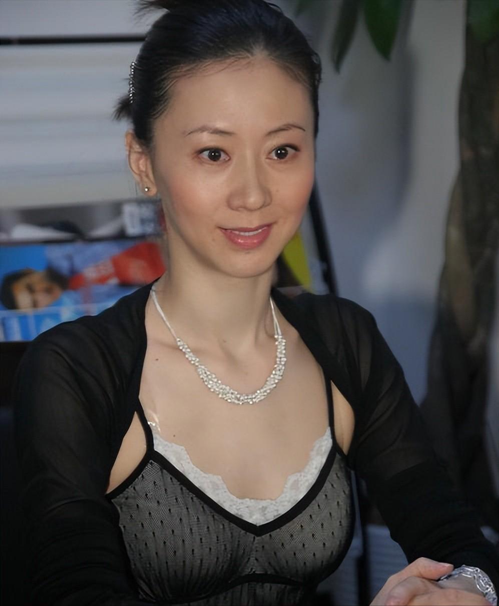 "Mannequin" Tang Jiali: Divorced her husband and was "disgusted" by her father. How is it now ...