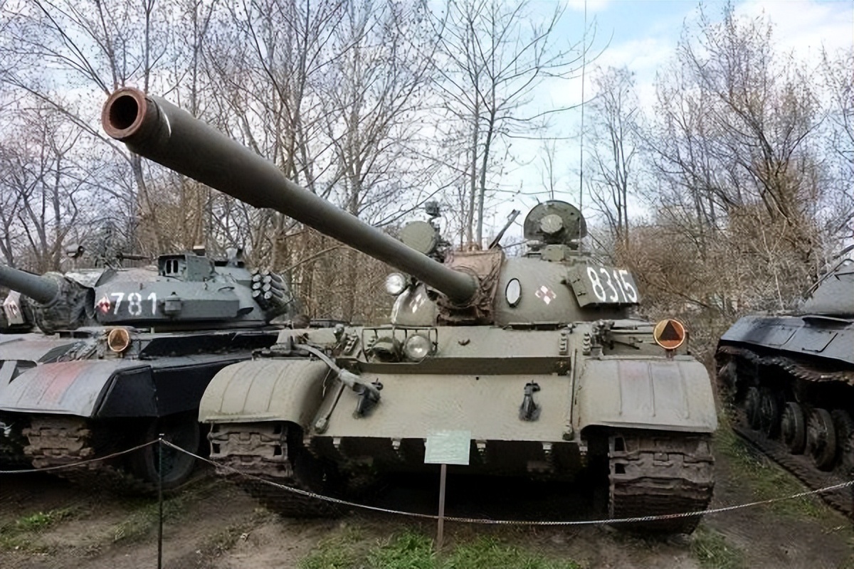 The Russian army still couldn't hold back, took out the Soviet coffin ...