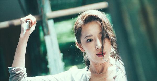 Wang Xinling, who was framed, deliberately exposed her body on the red carpet. She is what Zhou ...