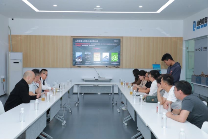 "E up and explore the store" BYD brings you an immersive experience of ...