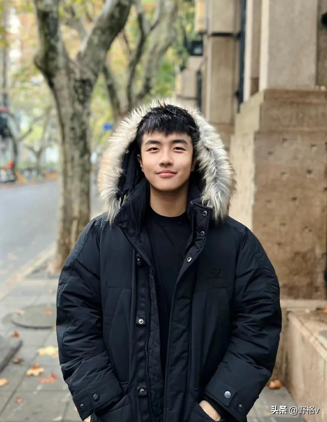 Encounter a Handsome Guy Outdoors Season 9 - iNEWS