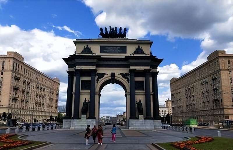 Victory Square, Moscow - iNEWS
