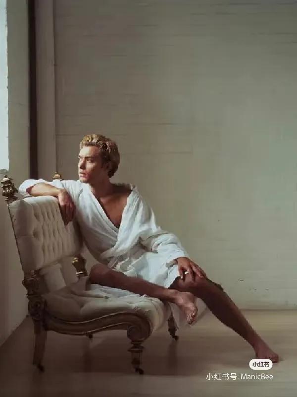 50-year-old Jude Law participated in the Cannes Film Festival, do you ...