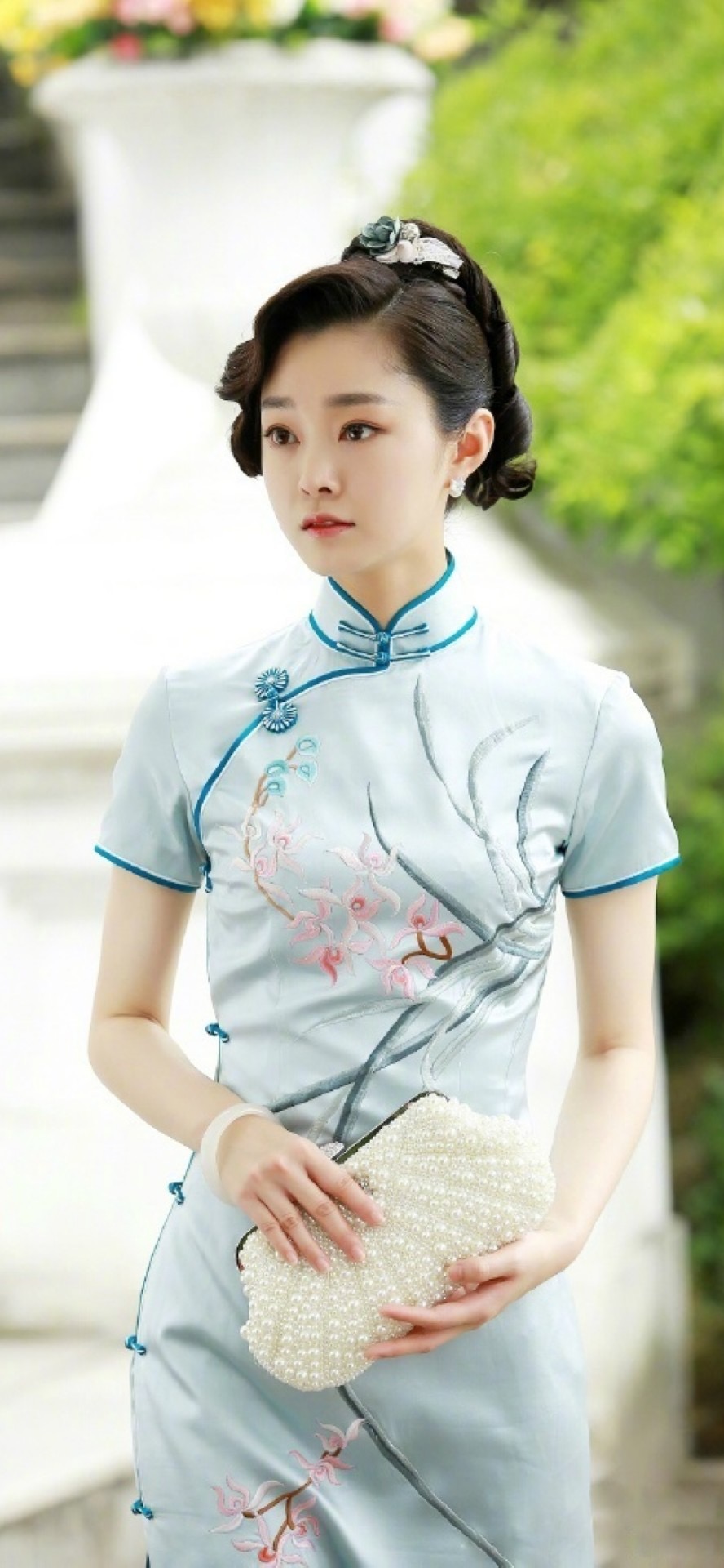 Song Yi (Yi Song) —— the beauty of elegant lady - iNEWS