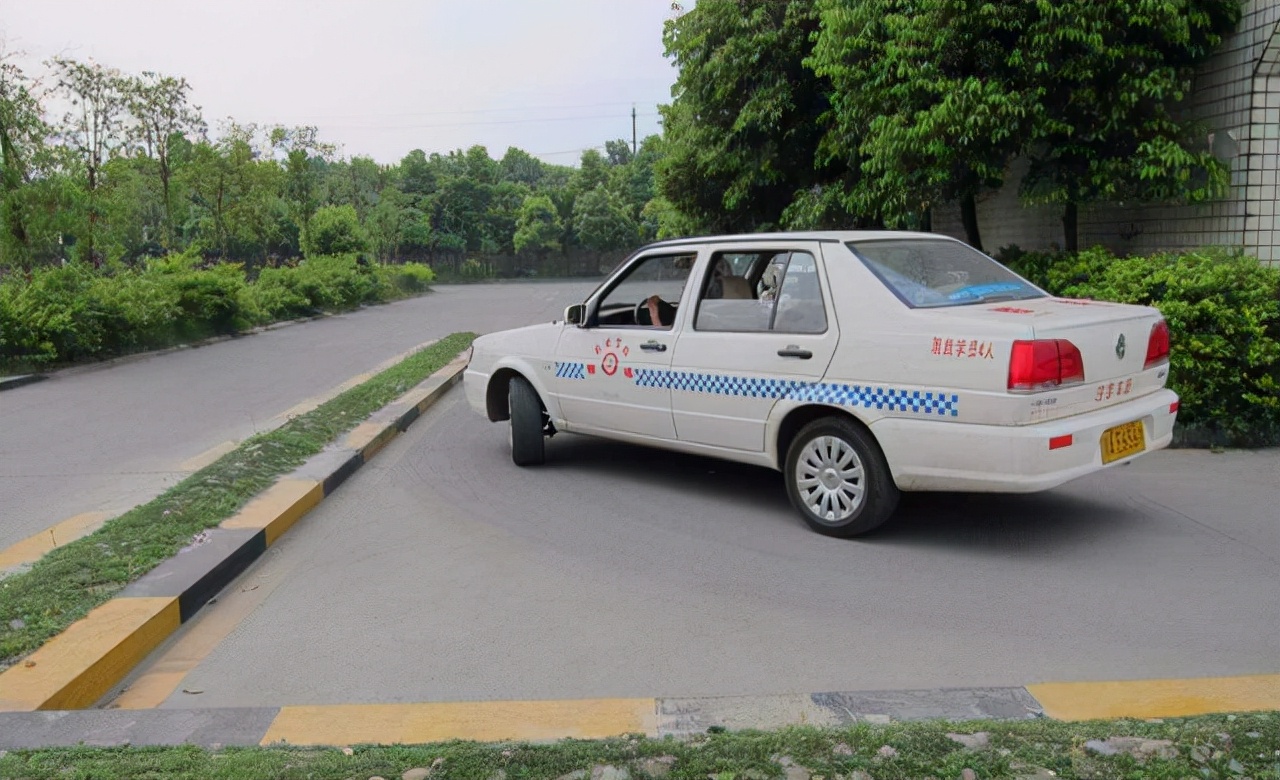 Is the car driver's license C1 or C2, what is the difference? - iNEWS