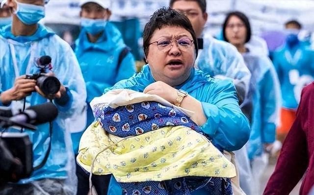 Han Hong was reported by her real name for embezzling donations and ...