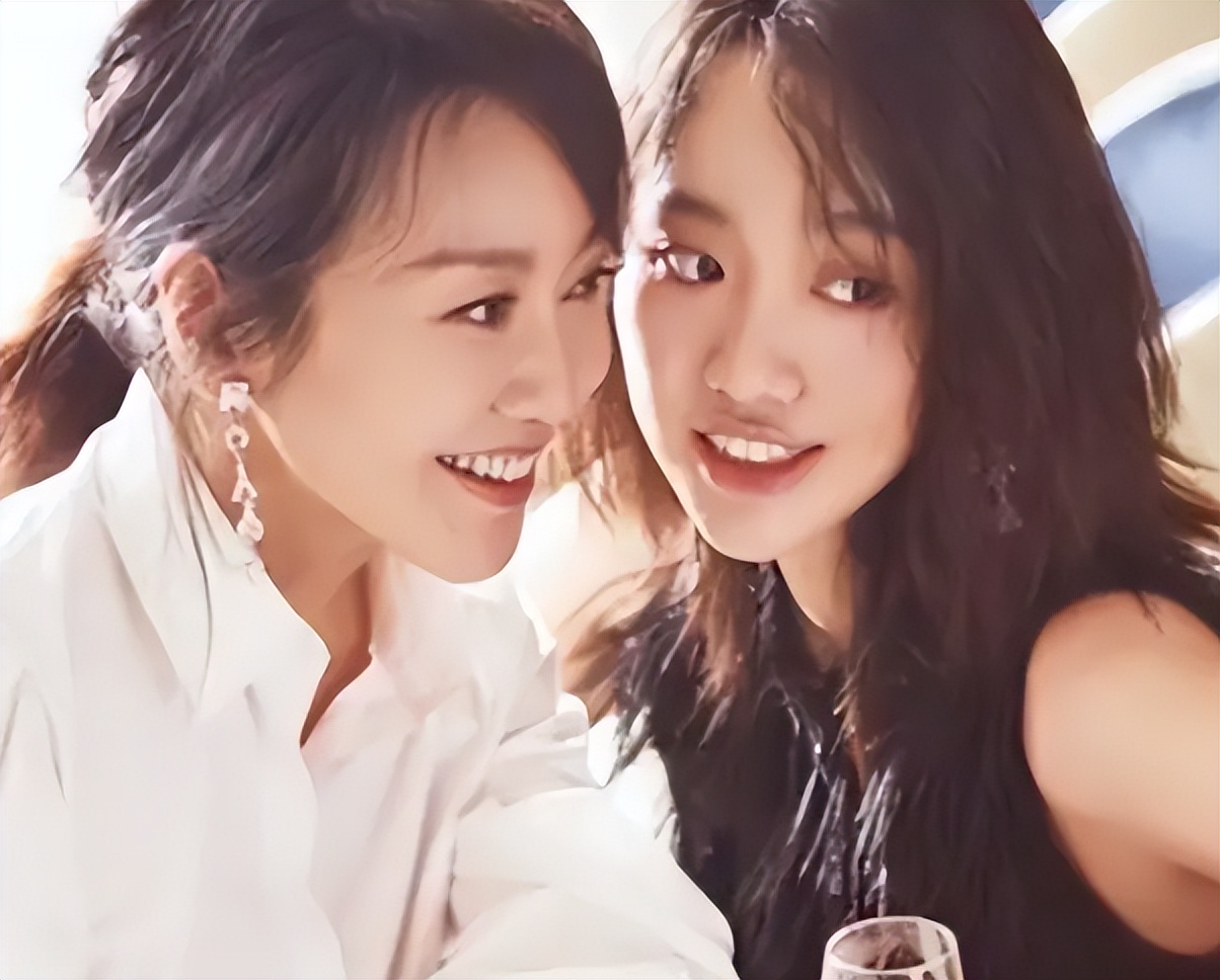 The anchor Ji Xueping was happy after marrying a wealthy husband, gave ...