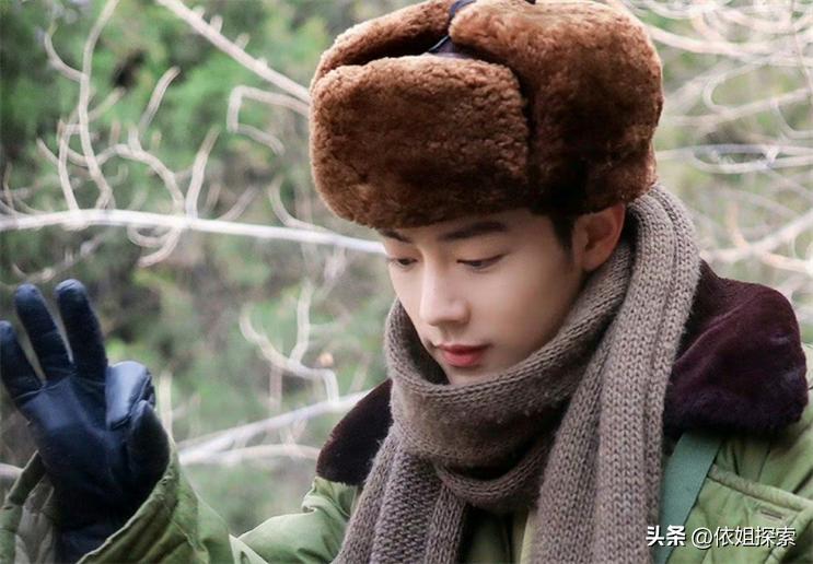 When Xiao Zhan and Li Qin were five together, they finally held hands ...