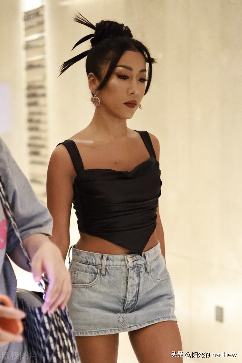 Jike Junyi's "Super Sensational New Electronic Music" work Reuters looks cool, handsome and ...