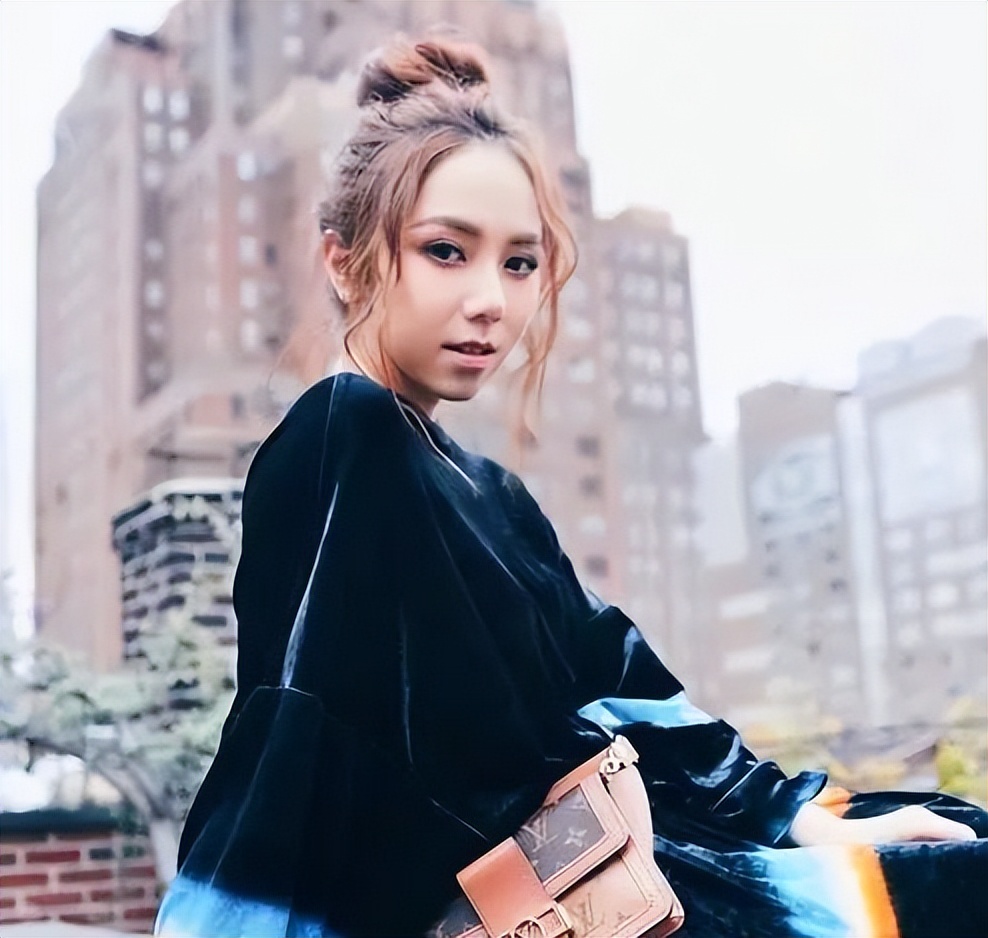 The story of Wang Jiaer and Deng Ziqi tells us that there is an ...