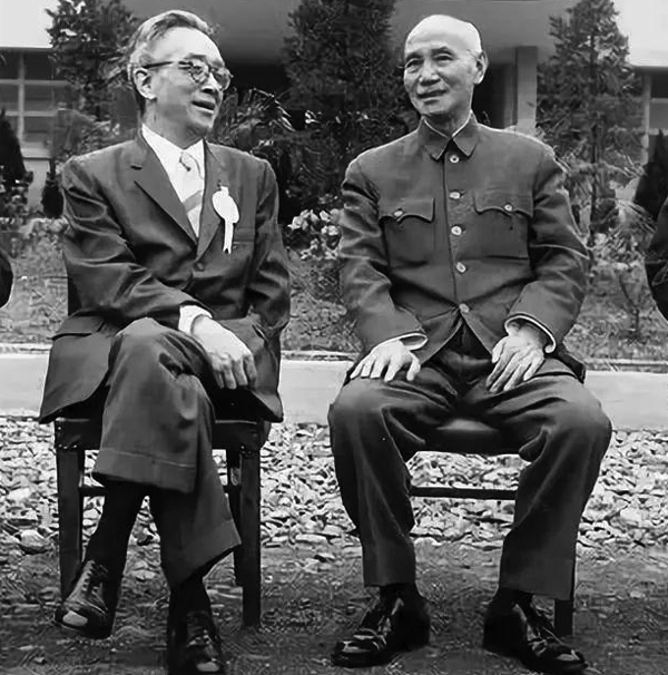In 1949, Chen Yinke, Hu Shi, and Fu Sinian had different choices, which ...