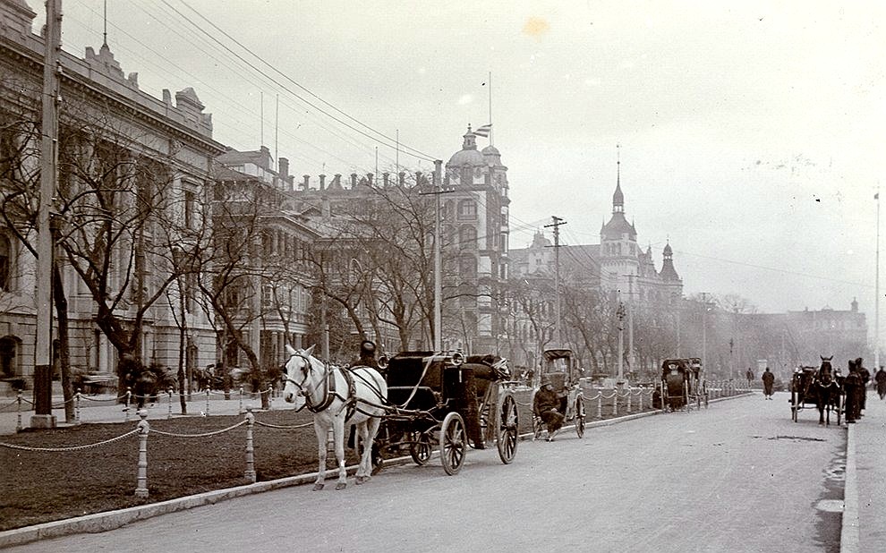 Horse racing and jockeys in modern Chinese equestrian history - iNEWS