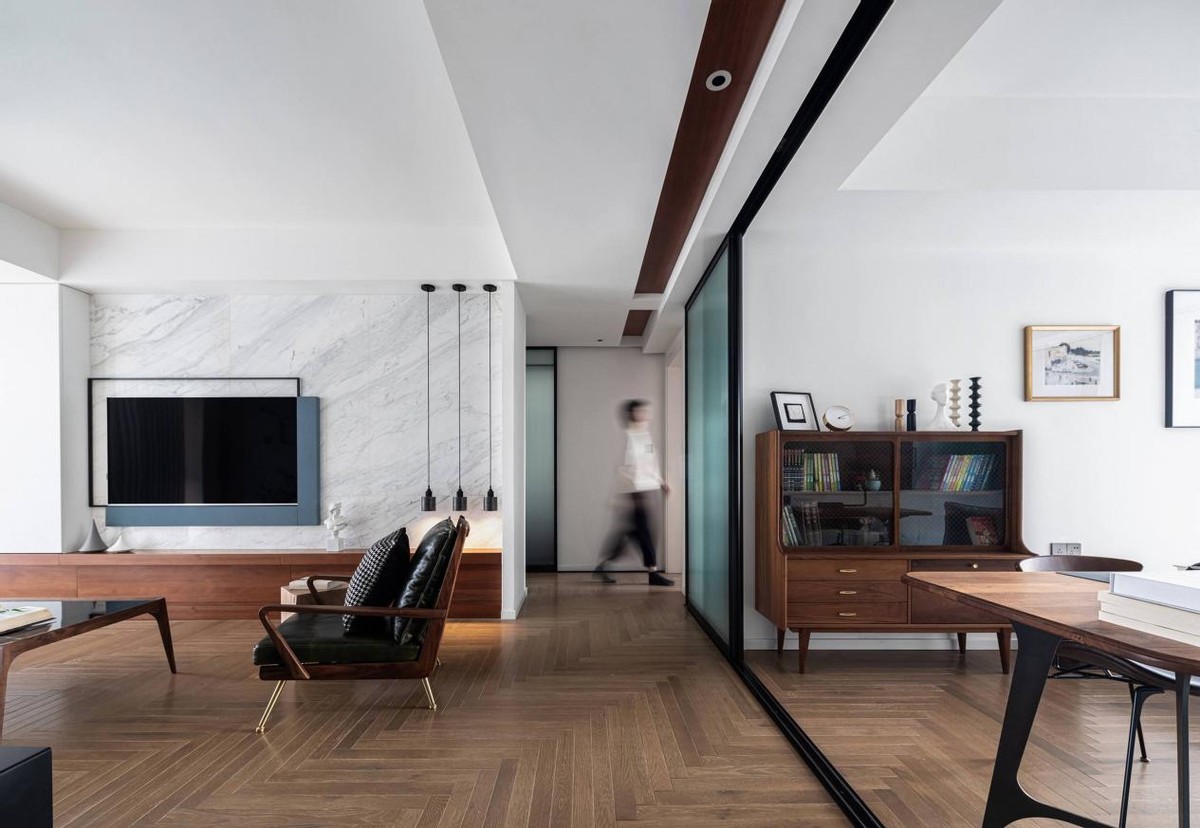 Glass house, life quack stick - iNEWS