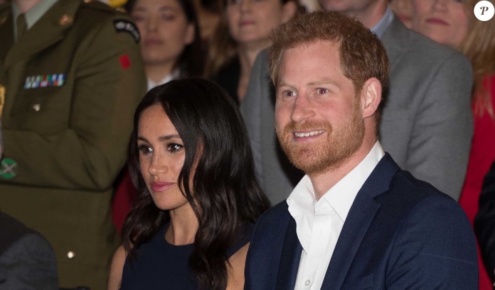 Harry and Meghan posted a new photo, the two clasped their fingers ...