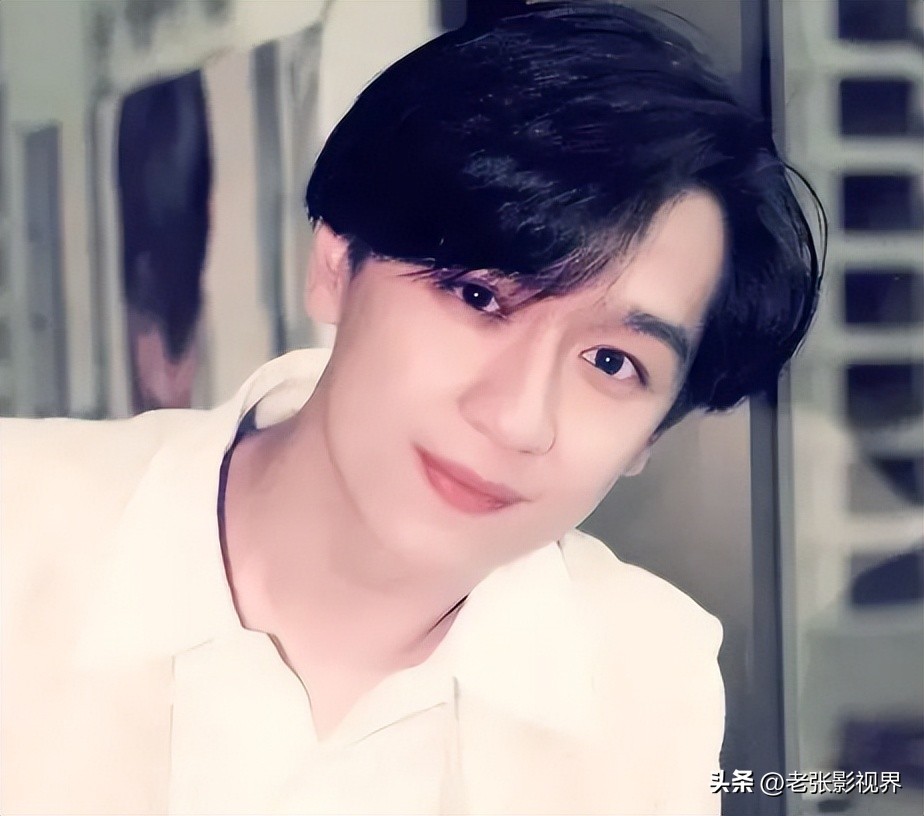 From "beautiful men in ancient costumes" to the collapse of word of ...