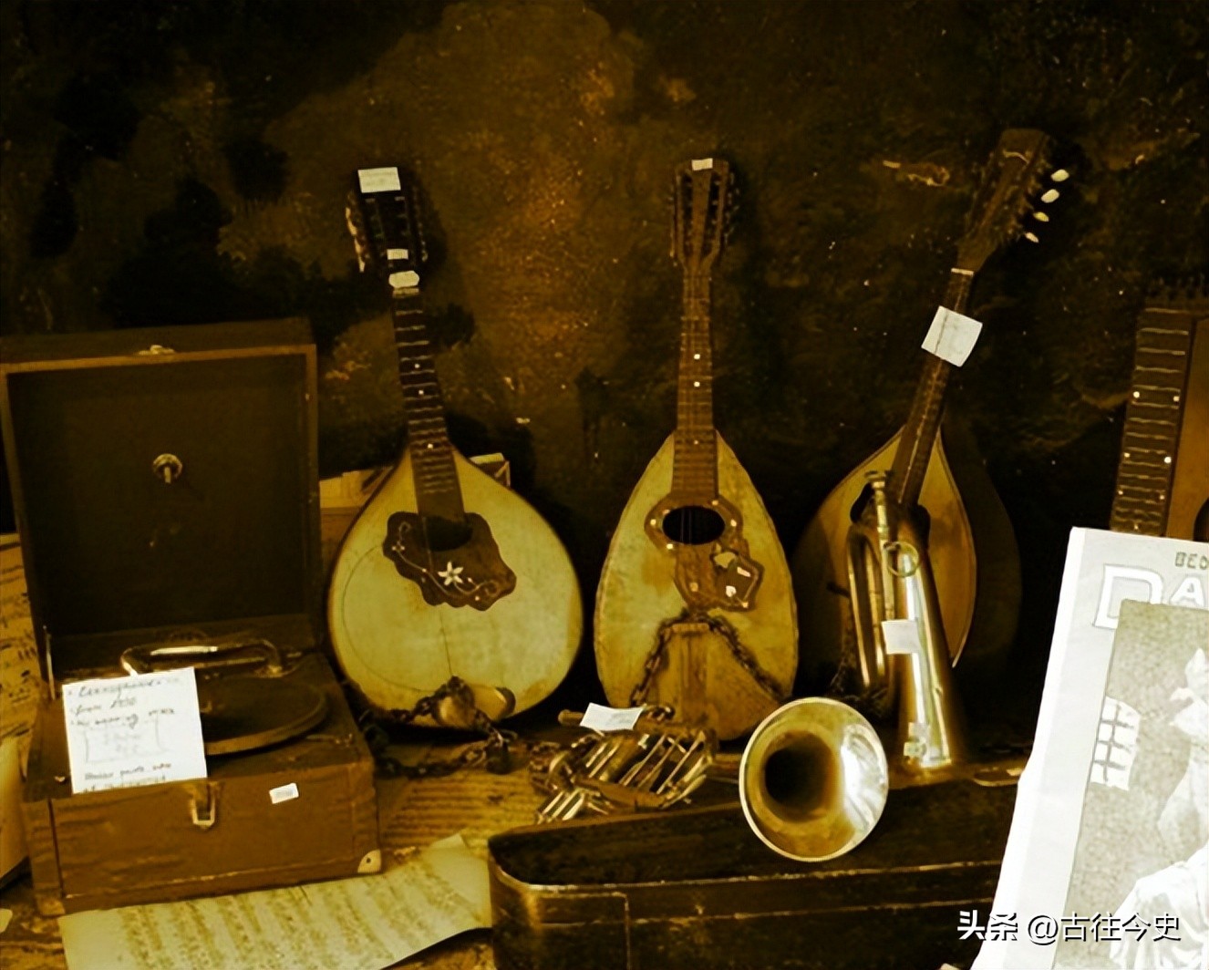 The Performance Convention and Historical Significance of Acoustic ...