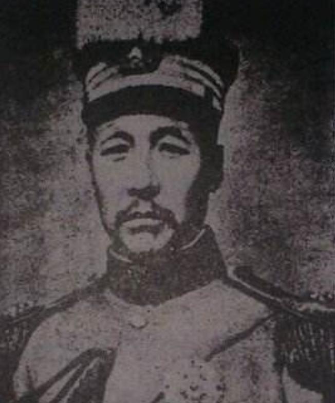 He can manage a million soldiers, but he can't manage his own concubine ...