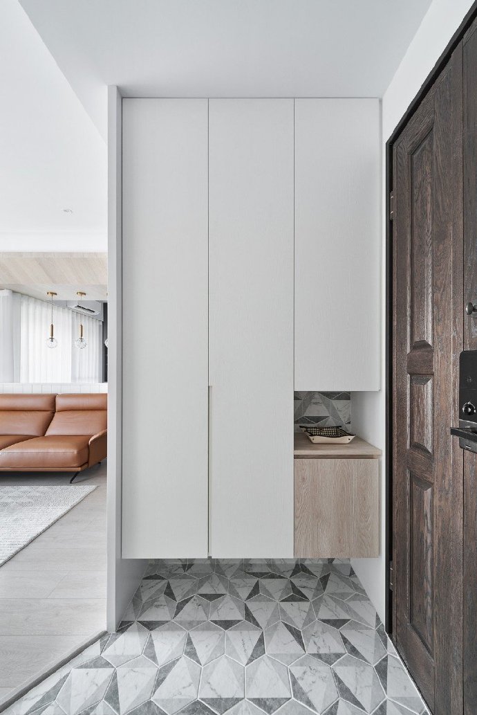 Entrance + guest dining kitchen integrated design, 89 square meters ...