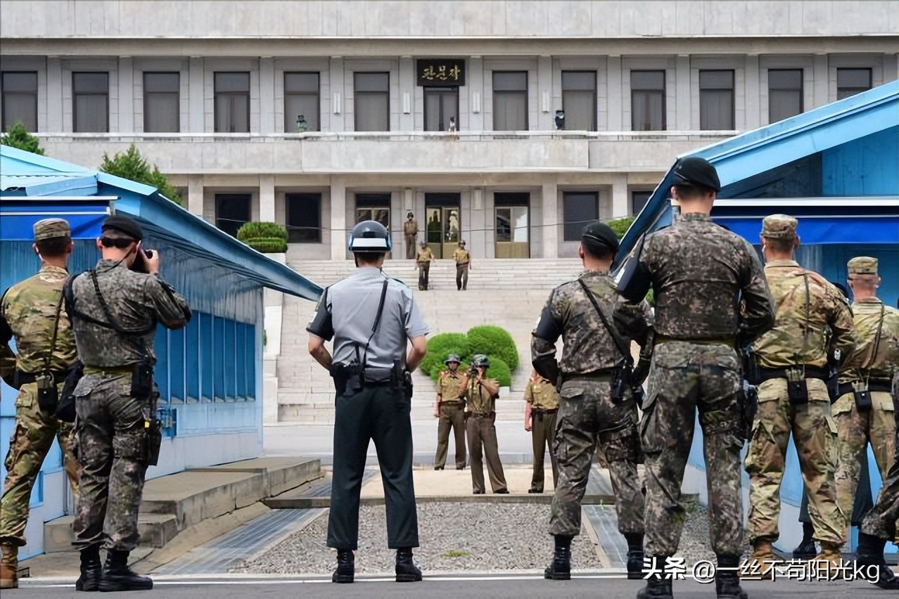 American soldiers crossed the "38th Parallel" and broke into North ...
