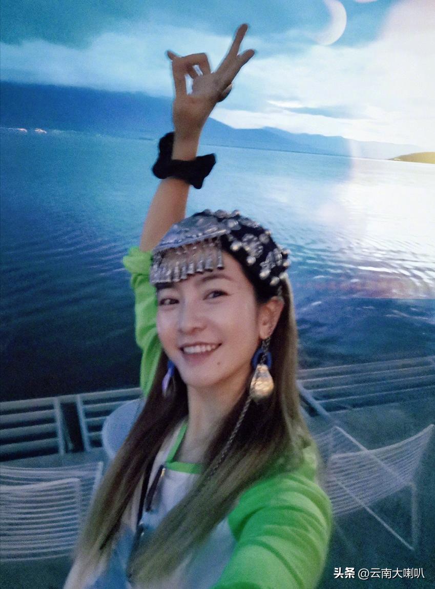 Li Jiahang and his wife went out to play, Li Sheng posted: Finally ...