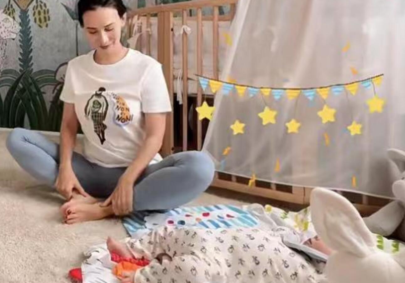 Han Geng's wife posted a video, the side face of her 5-month-old mixed ...