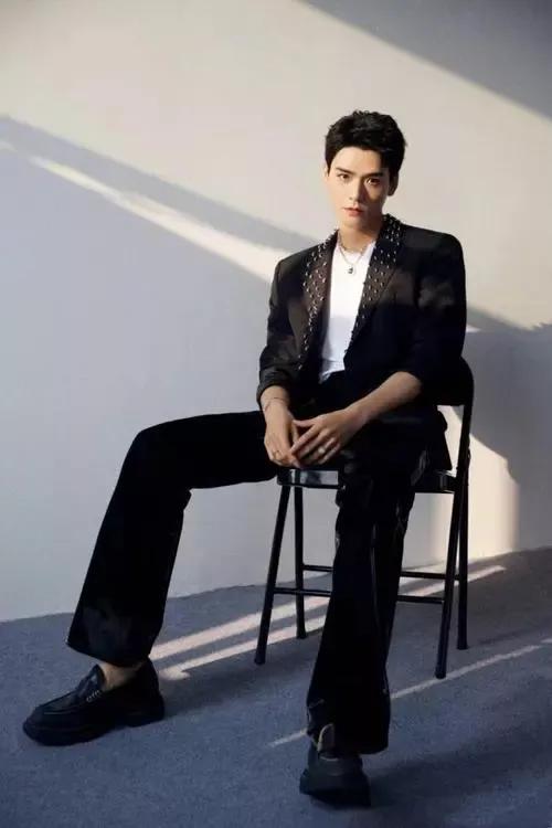 "Long Legs" Male Star Awards: Li Xian, Gao Weiguang, Wang Yibo, Gong ...