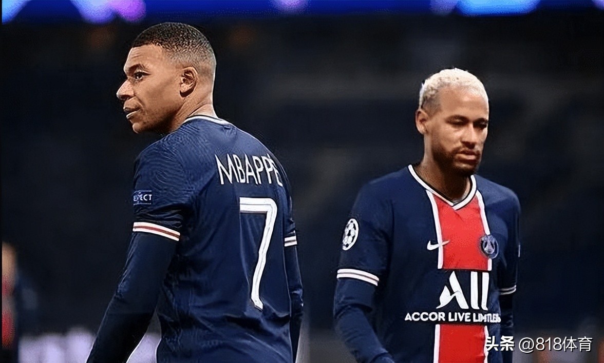 Mbappe is sour!Neymar took a photo with Messi hugging his shoulders ...