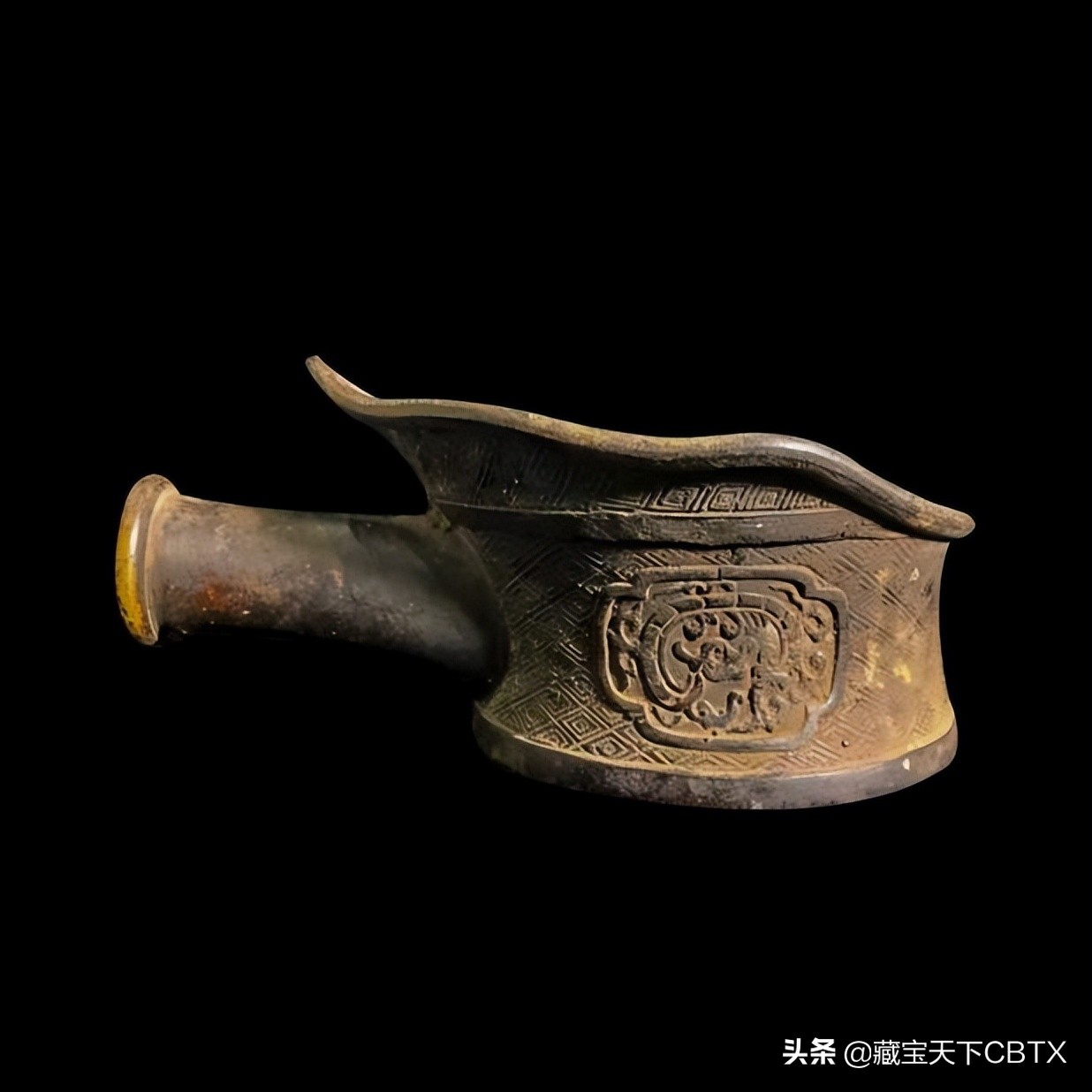 The iron was a tool for ironing clothes in ancient times, and it was ...