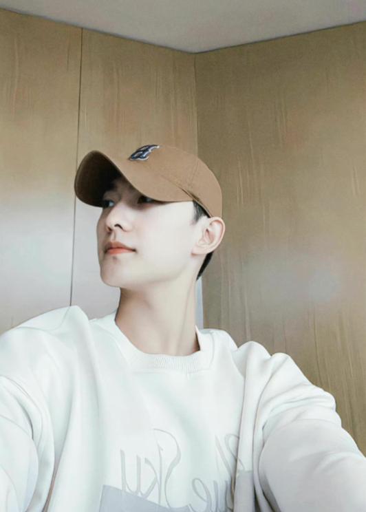 Yang Yang officially announced that the new drama will be a firefighter ...